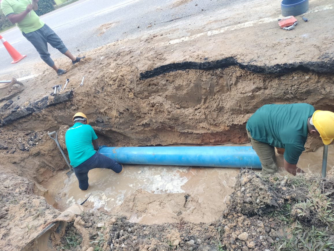 AKSB JAJAHAN MACHANG TELAH SIAP MEMBAIKI PAIP UTAMA PECAH BERDEKATAN ...